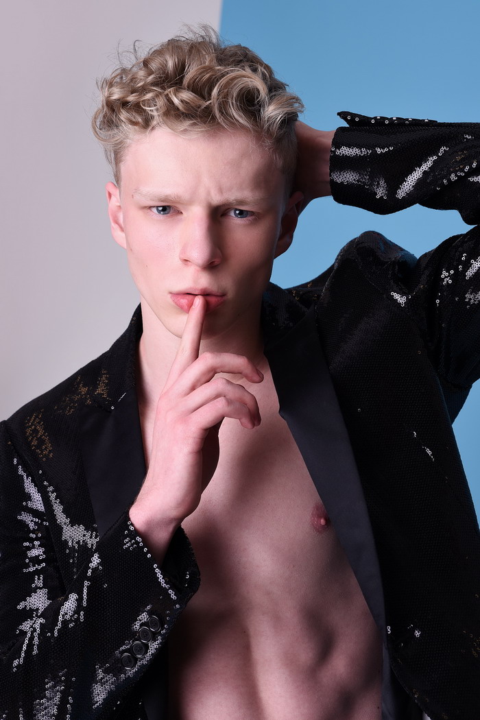 Exit Model Management Lukas M